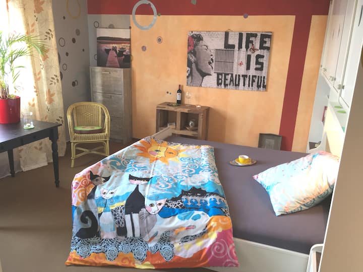 Sonniger Ausguck
+ 2 Zimmer, Küche, Bad, (65 Qm) - Mainz