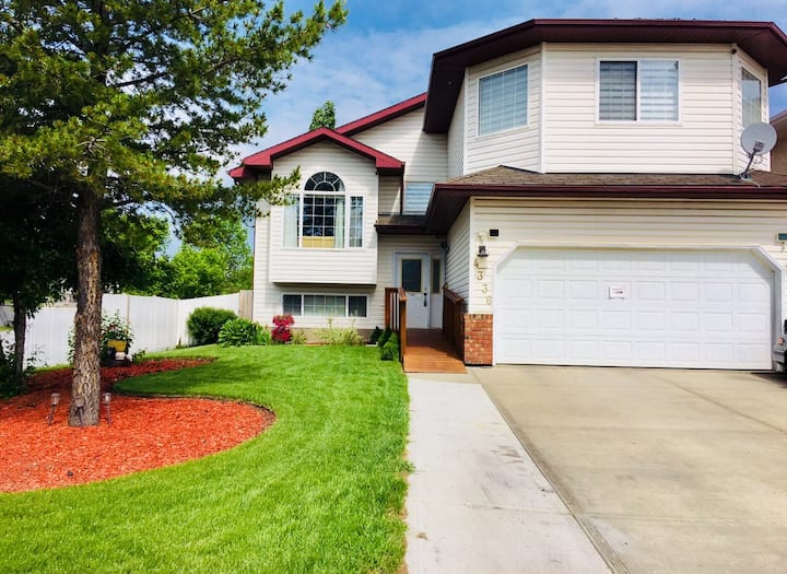 Huge Private Basement Suite In A Gorgeous Area - Edmonton, Canadá
