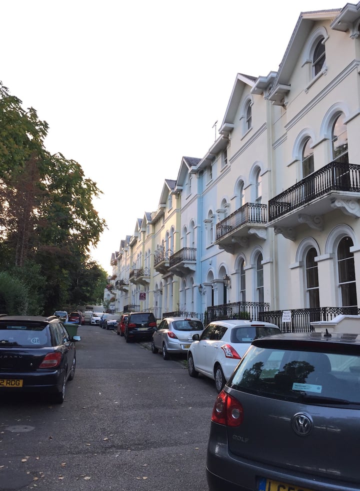 Spacious Garden Flat In Cheltenham - Cotswolds