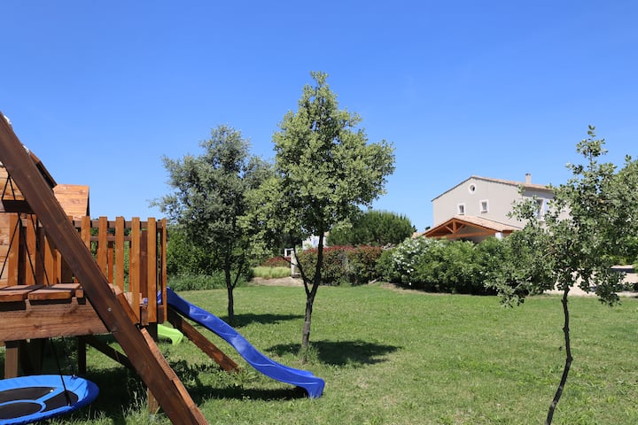 Domaine Des Chênes Truffiers -18p -Piscine Privée - Camargue