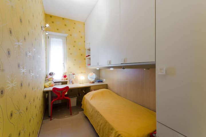 Single Room In Lovely Beach Apartment - Pescara - Montesilvano