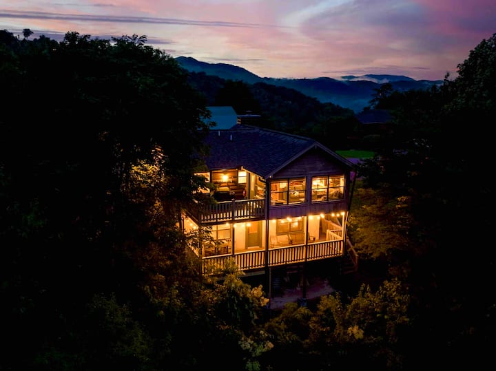 Million $ Mountain View’s W/3 Full King Mast Suits - Townsend, TN