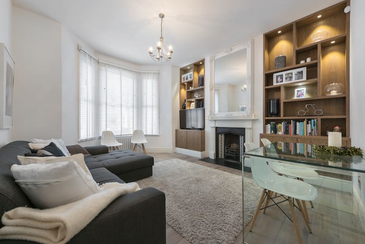 Urban Oasis: Newly Refurbished 5* 2bed Luxury Flat - London