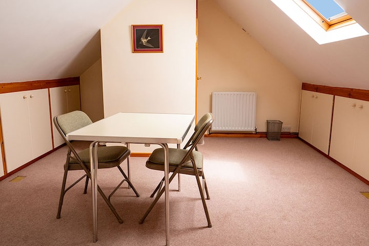 Honeysuckle Barn - Bedroom 3 - Wokingham