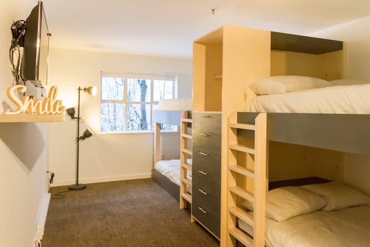 Esquí Renovado En Ski Out 2br, 2ba, 8ppl - Whistler