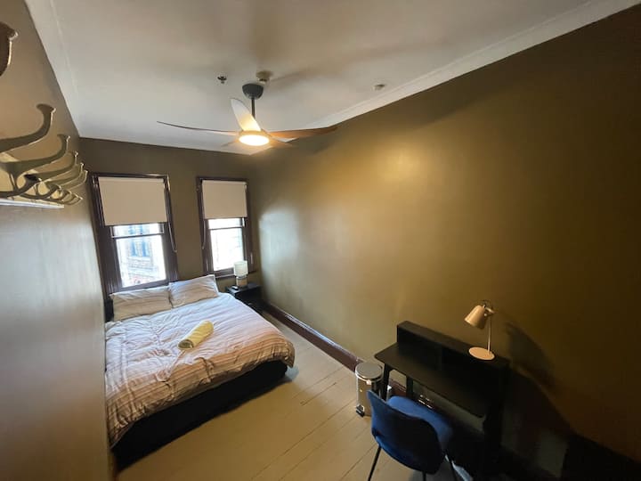Glengarry Castle Hotel Room 7 - Camperdown
