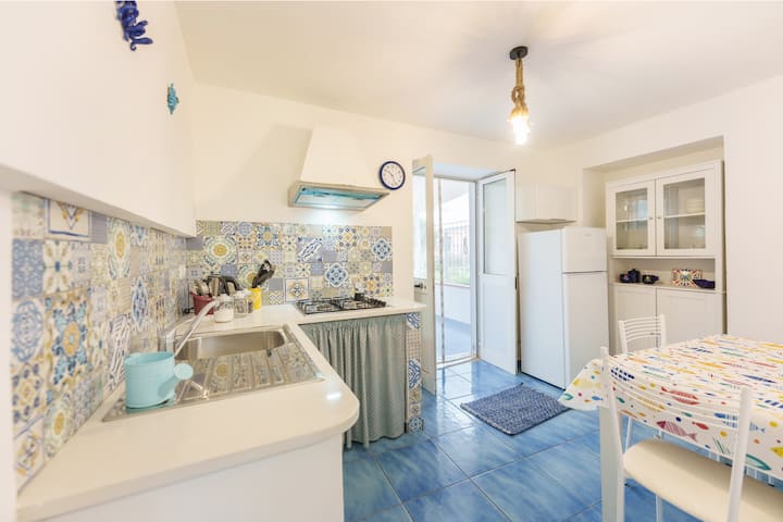 Bassa Marea, Grazioso Alloggio. - Procida