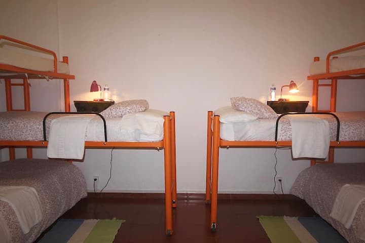 Hostel Layos Toledo - Habit Economica Cuatro Camas - Tarifa Estandar - Toledo