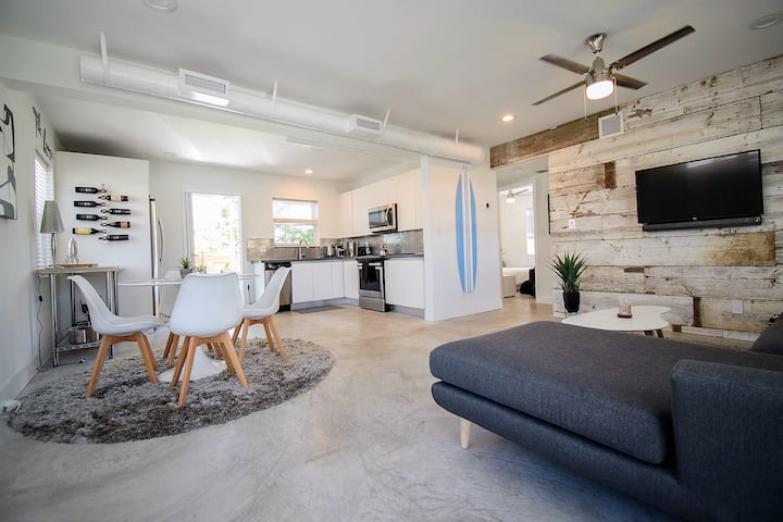 Modern Zen Home Central To Everything - Fort Lauderdale, FL
