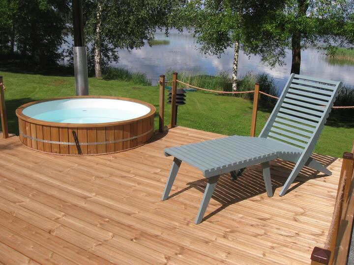 Cozy Cottage With A Hot Tube On Lake Kokonjärvi - Urjala