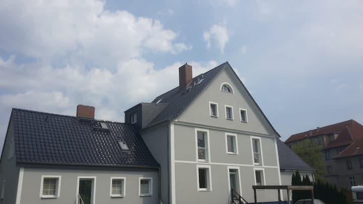 Große Gemütliche Wohnung Mit 3 Sz Und Wasch.m - Oranienburg