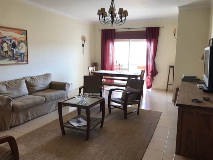 Spacieux Appt 3 Chambres En Centre Ville + Parking - Lagos