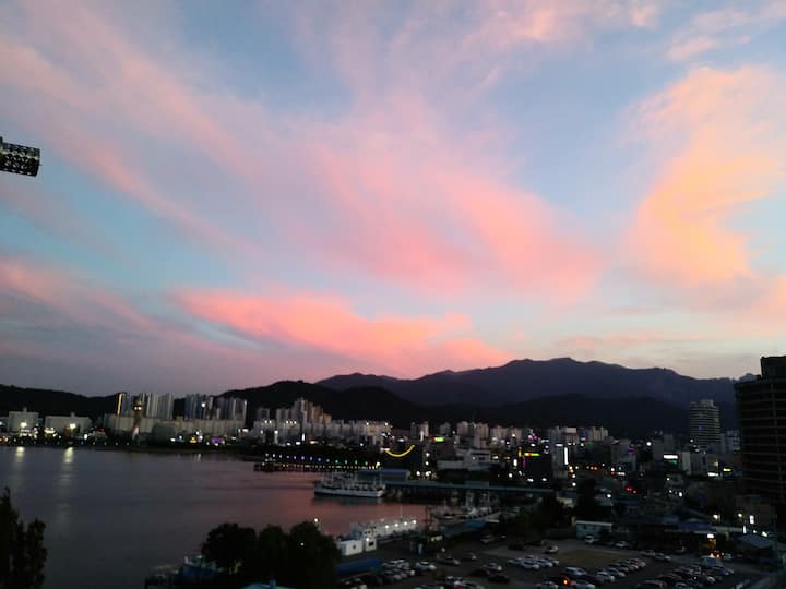 힐링하우스(4인)신축풀빌트인#도보5분내로 속초중앙시장/유명카페/먹거리/호수/설악산조망 - Sokcho-si