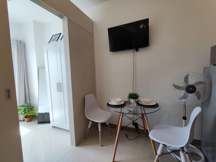 Brand New 1br - Suburbs View! - Las Piñas