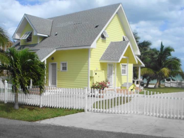 Oceanfront Cottage - Nassau