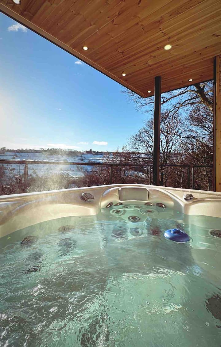 1 Forest View - Private Hot Tub Luxury Apartment - Yorkshire