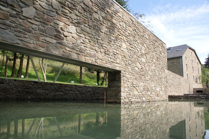 Spacious Holiday Home In Redu With Garden - Libin