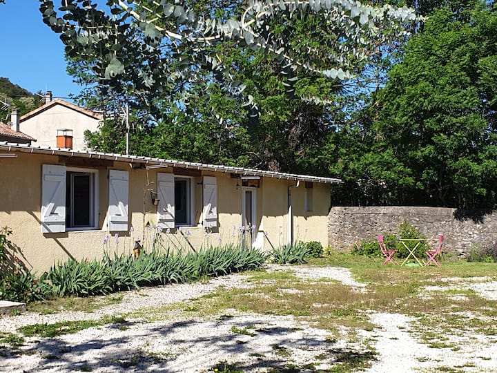 Charmant Gîte "Catasa" Dans Cour Privée - Vals-les-Bains