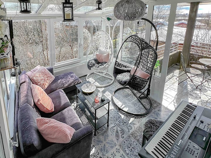 Spacious Home With An Amazing View - Reykjavik