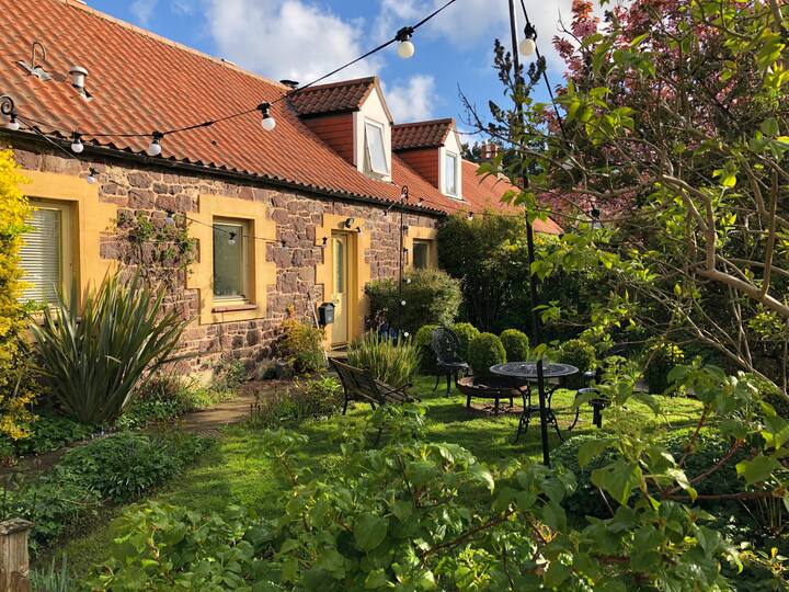 Stylish Cottage In Beautiful East Lothian Village - Haddington