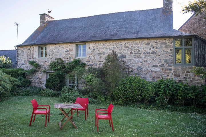 Gîte Balthazar, Confort Et Charme De L'ancien - Plougrescant