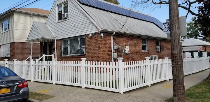 Cozy Basement Apt. With Parking 2 Blocks From Lga. - Nueva York