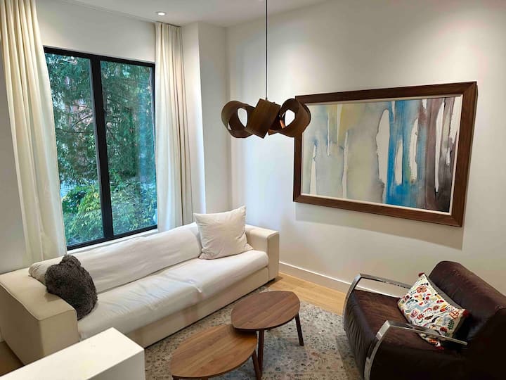 Beautiful Suite In Victorian House With Hot Tub - Toronto