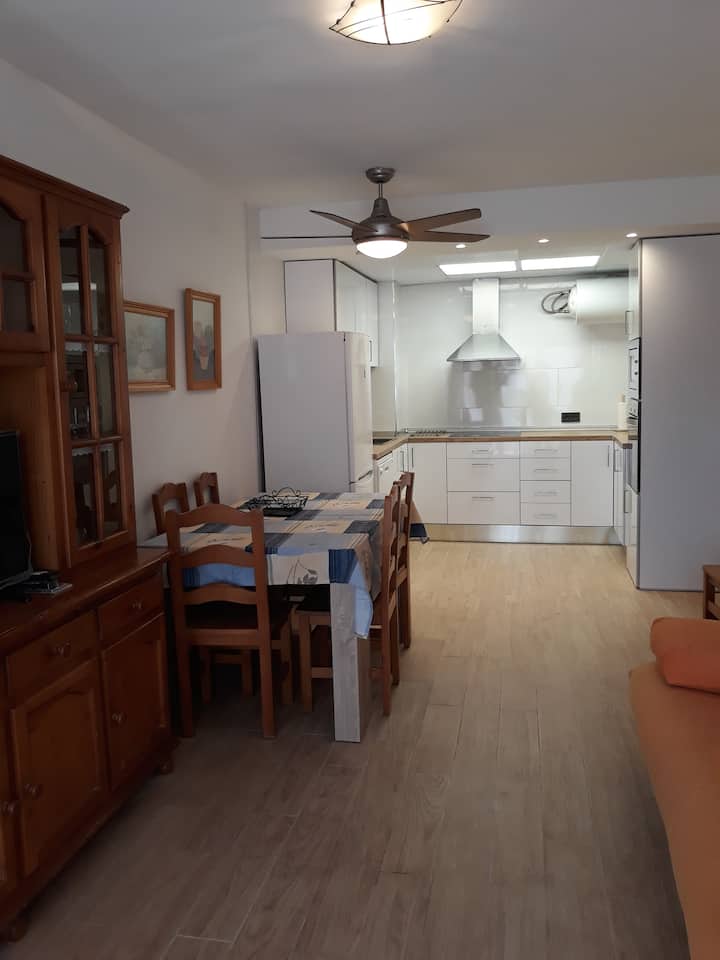 Piso Céntrico En La Pineda, Parking Incluido. - La Pineda