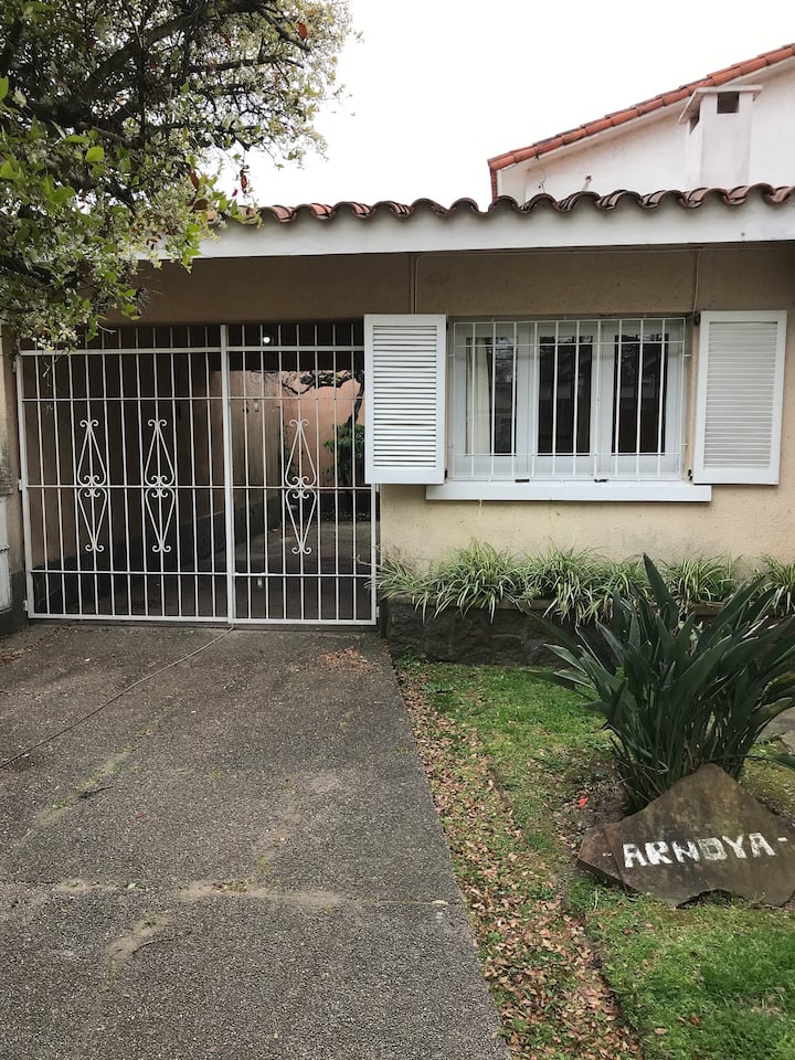 Casa En La Playa, Muy Bien Ubicada !! - Atlántida