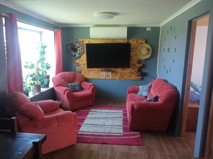 Casa De Campo, Sencilla, Entre Rural Y Urbano - Graneros