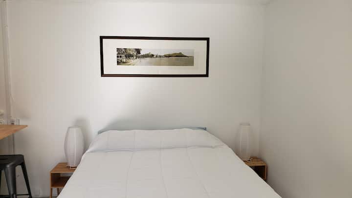 Enjoy Waikiki In Your Studio & Giant Lanai - Honolulu, HI