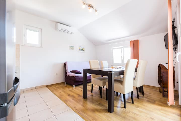Cozy 2bd In A Quiet And Relaxing Atmosphere - Murter-Kornati