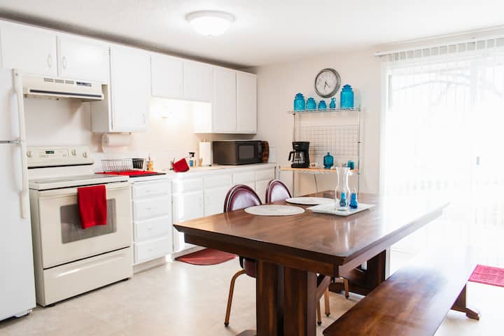 Private Walk-out Basement Apartment In Lovely Area - Pocatello, ID