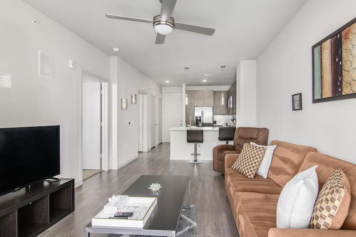 ⭐️ Amazing Price On A Brand New Uptown Apartment⭐️ - Dallas, TX