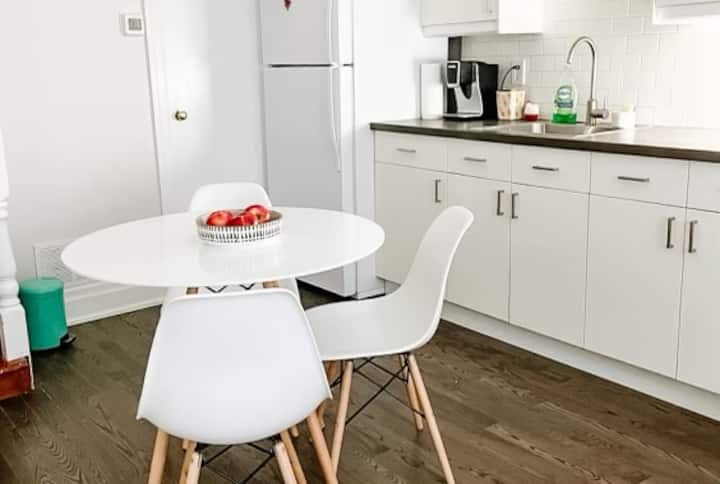 Entire Private Coach House In Artsy Queen West - Toronto
