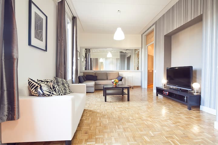 Cataluña Executive 6 , 5 Bedrooms , Wifi, A/c - Barcelona