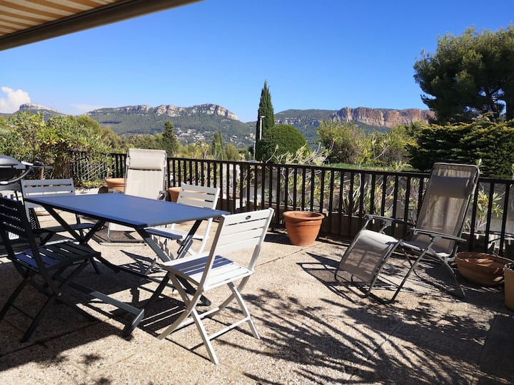 Cassis Appartement Dans Résidence Avec Piscine - Cassis