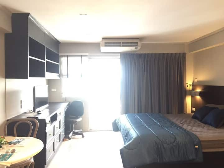 Sriracha City Center Modern Studio W/ Kitchenette - Si Racha