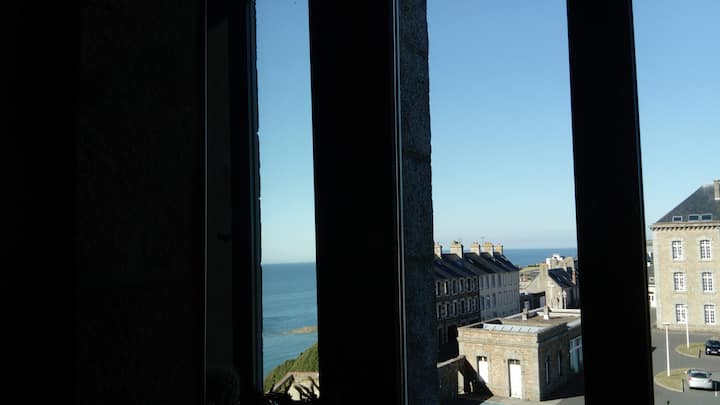 Charme, Confort Et Vue Dans La Haute Ville - Granville