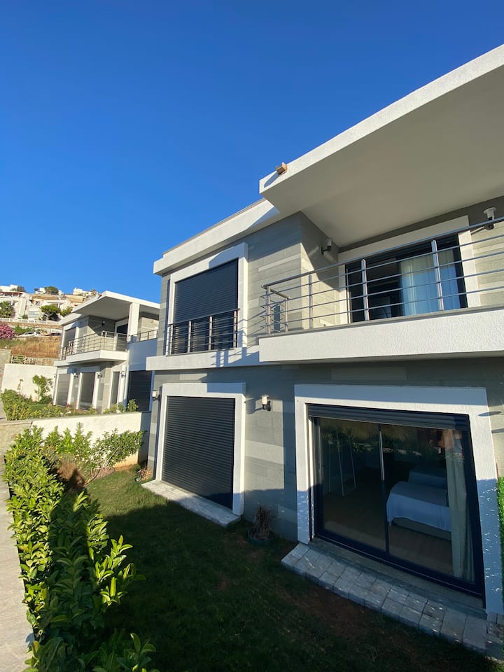 Gümüşlük Koyunbaba’da Sıfır Eşsiz  Villa - Turgutreis