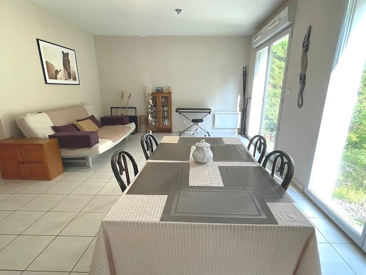 1 Room Appartement Free Parking - ibis budget Lyon Sud St Genis Laval
