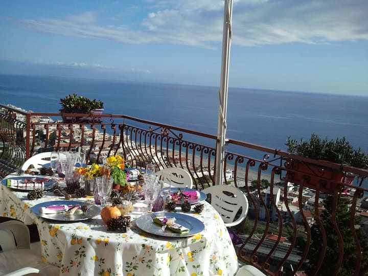 Casaluna Romanticataorminaletojanni - Italie