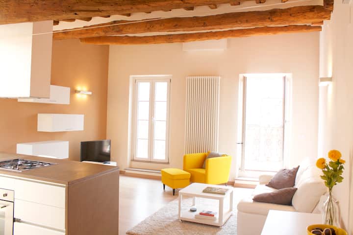 House Hunters International - Modern Apt & Terrace - Lucques