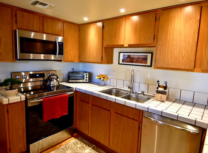 Drive 45 Sec. And Ski. Then Ski Back To Your Car! - Mammoth Lakes, CA