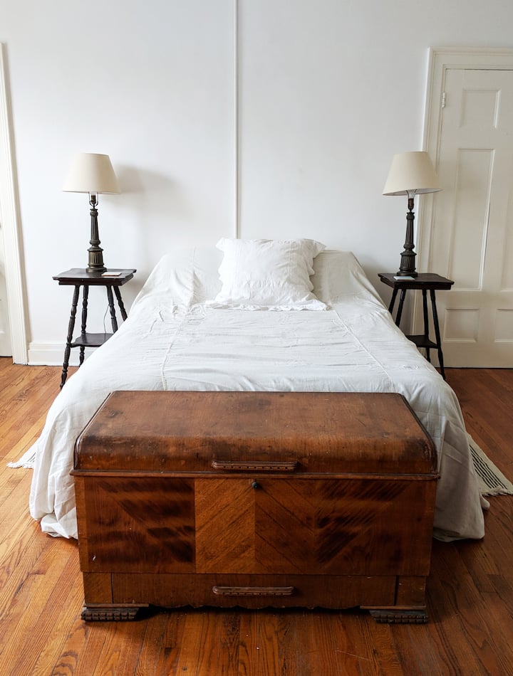 Historic Newburgh Private Room In 1860's House - Beacon, NY
