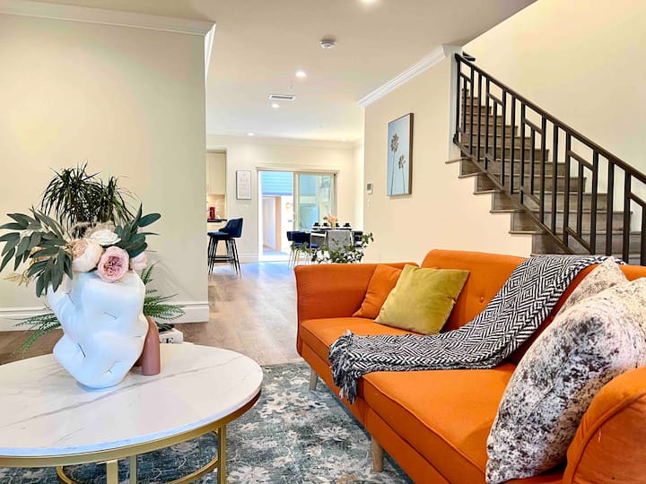 Jie's Chic Pasadena Duplex Apartment In Prime Area - Pasadena, CA