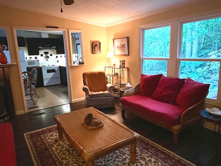 Deep Hollow Cottage - Blacksburg, VA