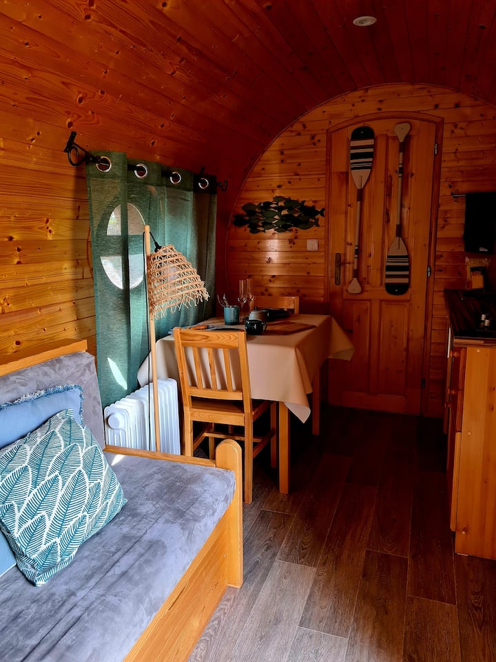 Cabane Insolite Au Bord De L’eau, La Belette - Bitche