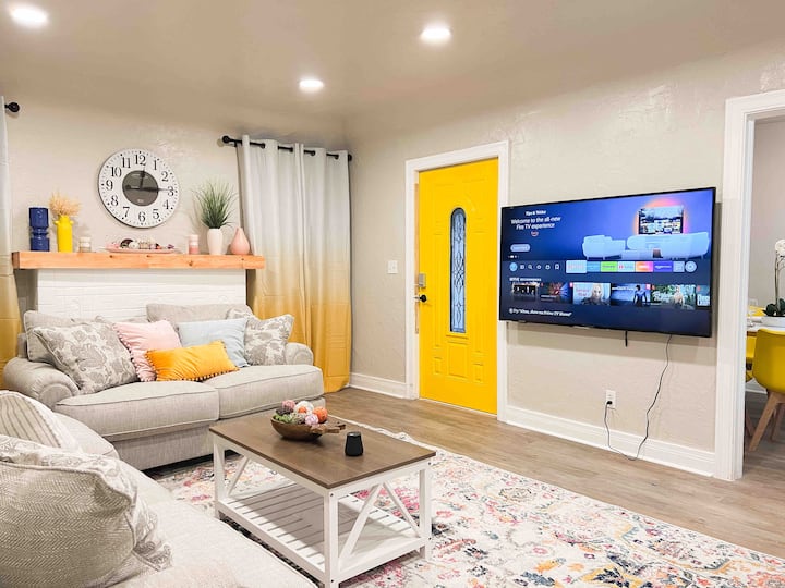 King Bd+tv/65” Tv/close To Everything/pet Friendly - Uptown Oklahoma City - Oklahoma City
