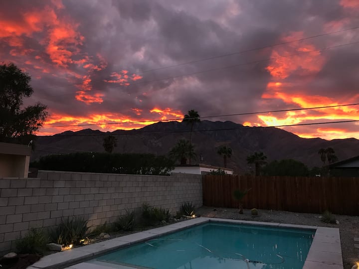 Palm Springs Home With Gorgeous Mountain Views - Palm Springs